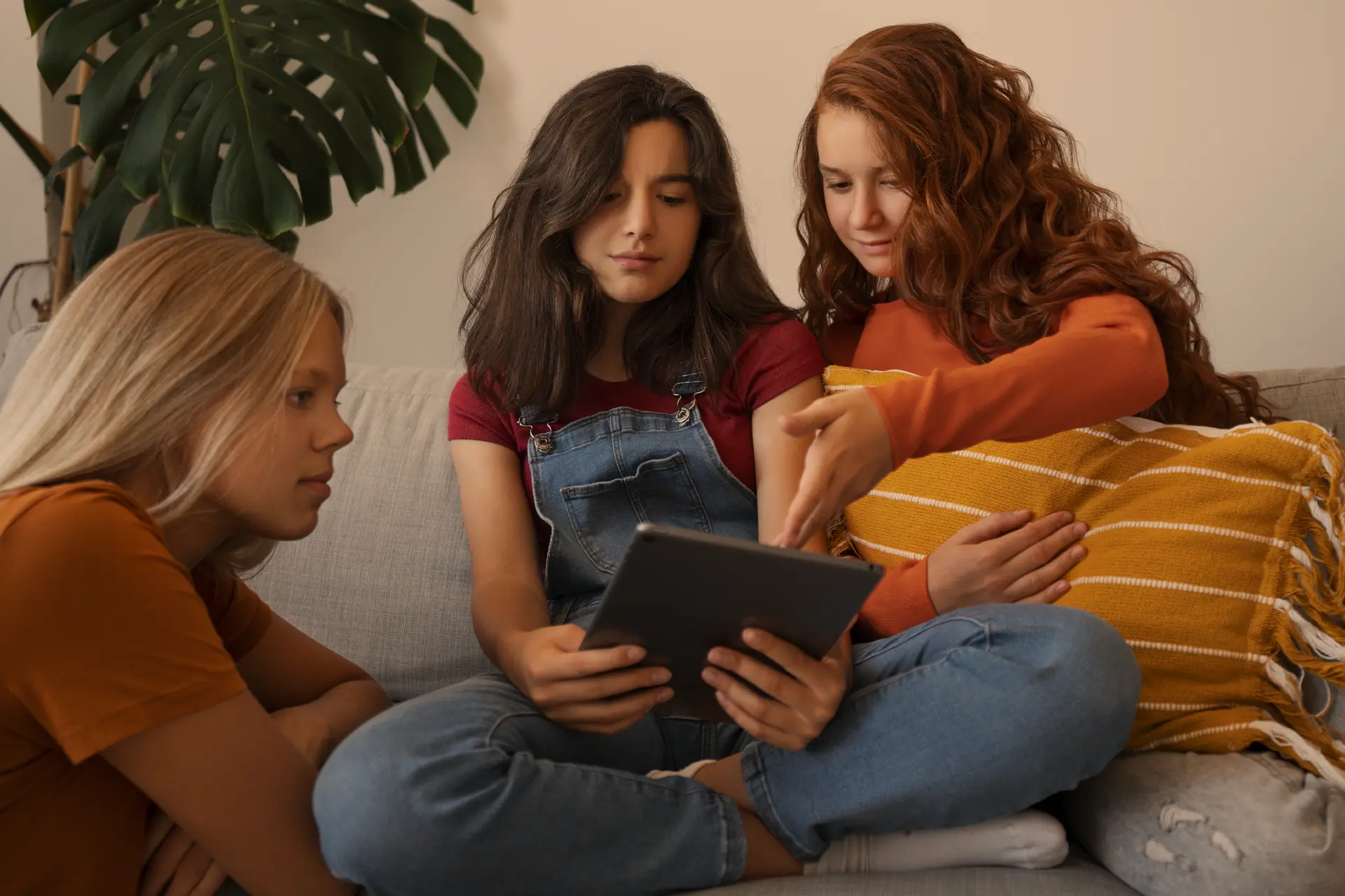 ParticipaTIC 2025: Los derechos digitales de la infancia y juventud en ...